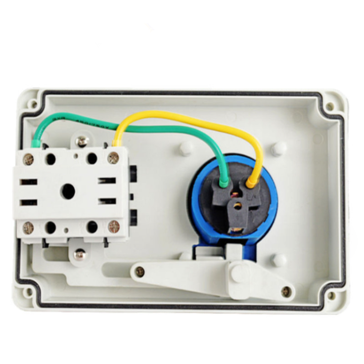 International Standard Socket with Switch and Mechanical Interlock IP44 ...