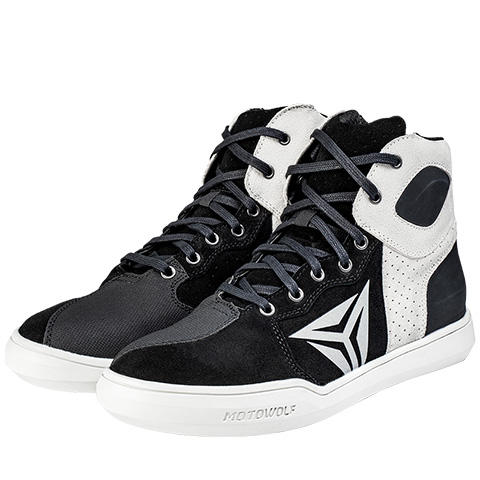 How to Choose the Best Motorcycle Touring Boots: A Complete Buying Guide