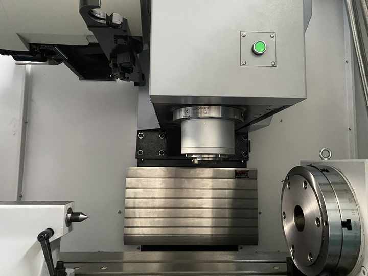 SMC855 5-Axis CNC Milling Machine - Precision & Power