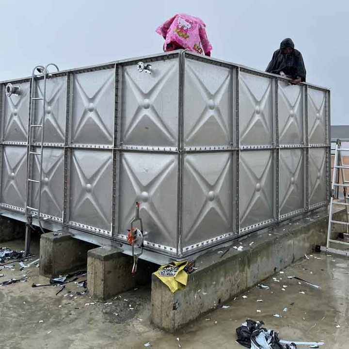1500 Gallon Stainless Steel Water Tank - Durable & Versatile