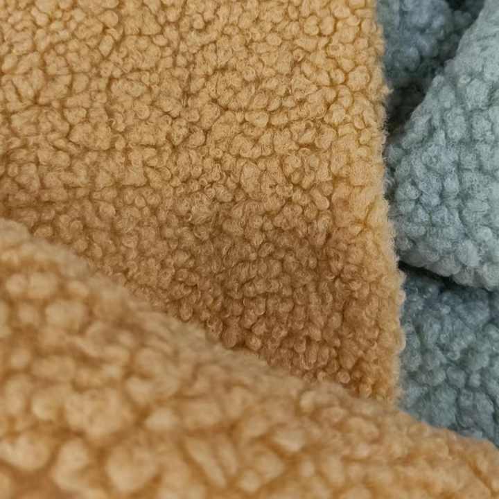 100% Polyester Fabric Knitted Teddy Bear Fur Fabric Sherpa Fleece ...