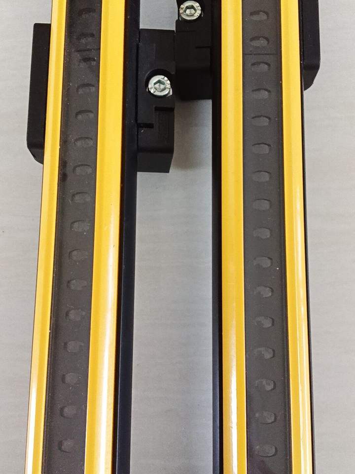 C4C-EC04010A10000 C4CEC04010A10000 Safety Light Curtain Receiver for ...
