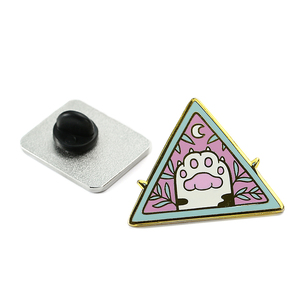 Stunning triangle lapel pin for Decor and Souvenirs - Alibaba.com