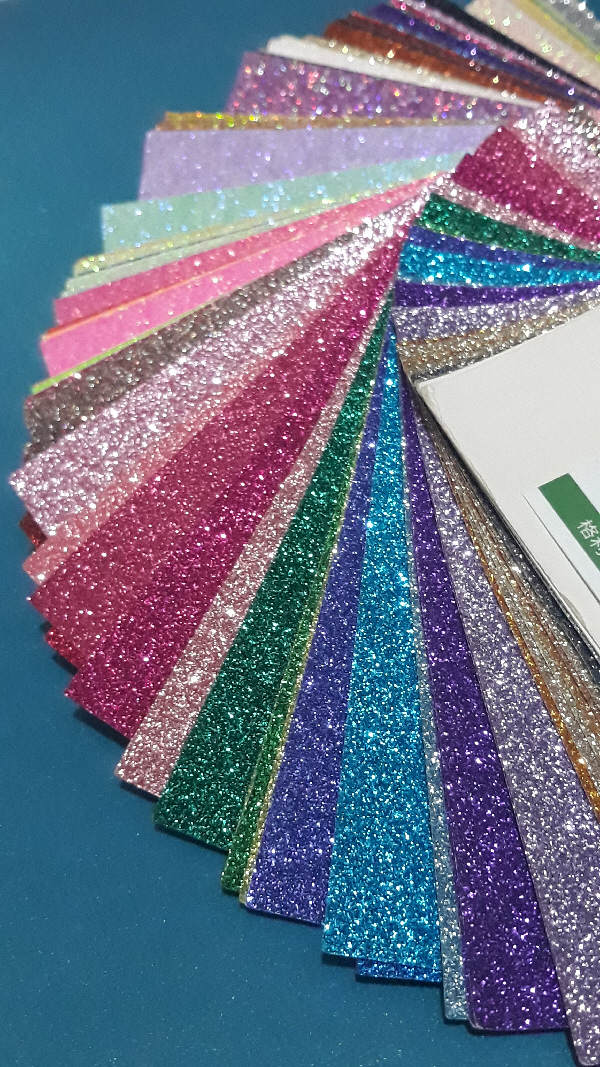 Kertas Cardstock - Solusi Tahan Lama, Berwarna, dan Serbaguna