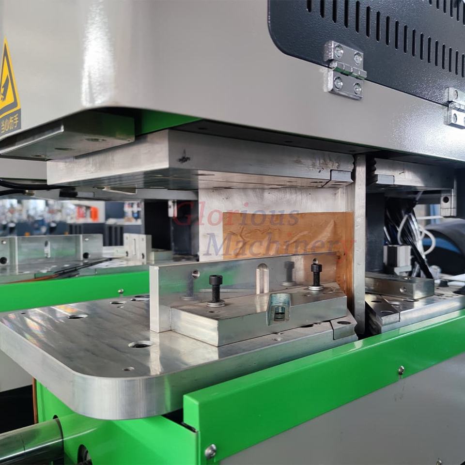 Glorious New Automatic PLC 2-4 Head Seamless Welder UPVC/PVC Profiles ...
