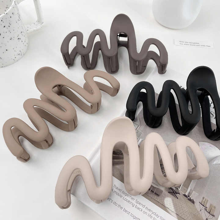 Minimalist Design Shark Claw Clips Women Maillard Color Oversize Shark ...