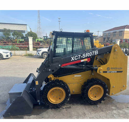 Mini Skid Steer Loader 36.8kw XC7-SR07 with Hammer| Alibaba.com
