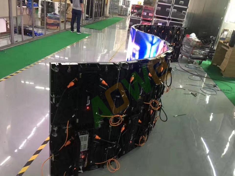 P3.91 Indoor Curved LED Display - 65536dots/sqm Pixel Density