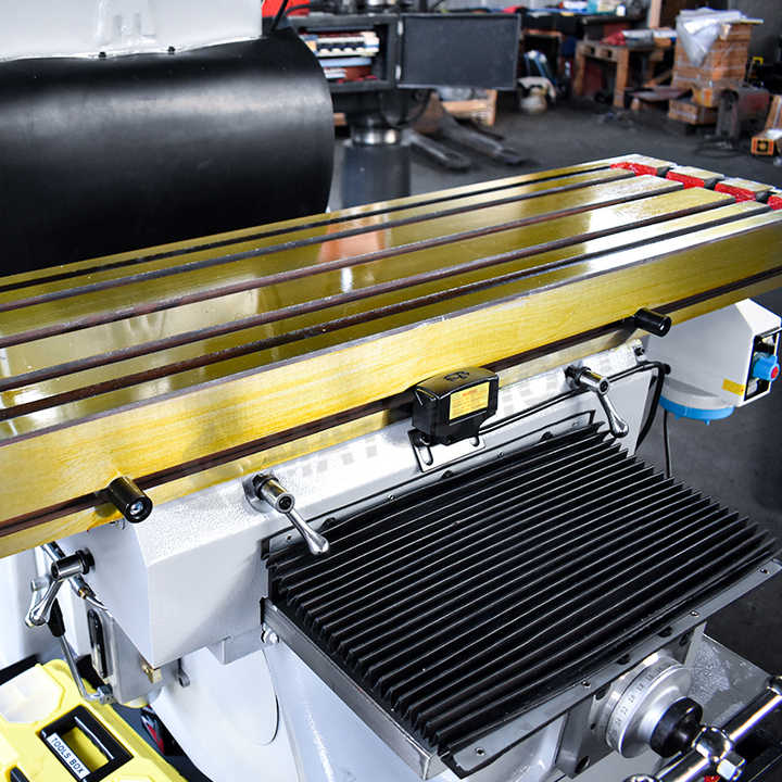 High-accuracy M5 Universal Milling Machine - Manual & Precision