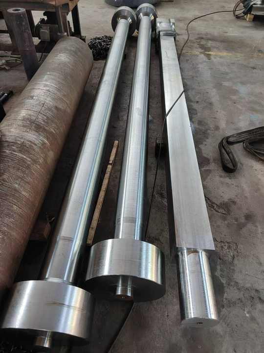Custom Large Steel 30Crnimo8 Long Forging Shaft Stepped Shaft Long Pull ...