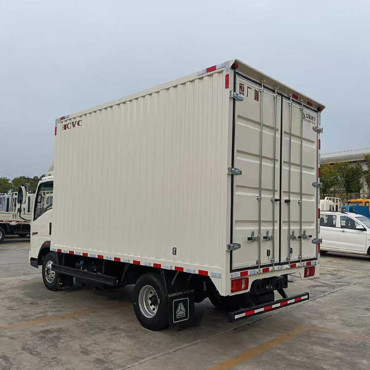 Sinotruk Howo 4x2 Cargo Box Tuck 5t 8t Light Van Truck 140hp Euro 3 ...