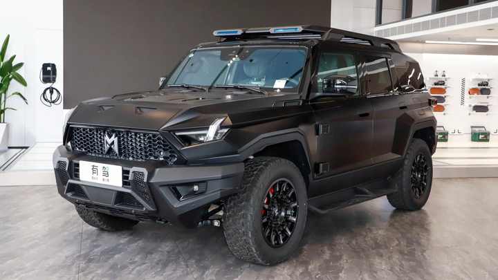 Dongfeng M-Hero 917 off Road Car - 600kw Power & 452L Storage