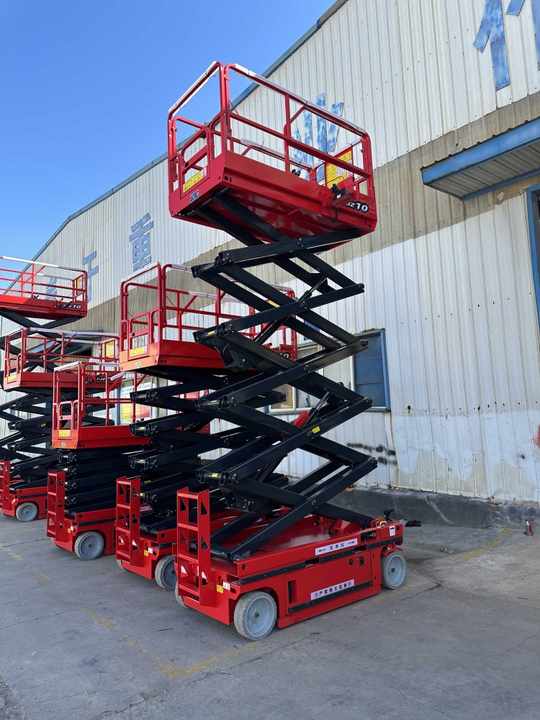 New 6m 8m Crawler Self Propelled Scissor Lift Track Type Scissor Lift for Sale Aerial Scissor ...