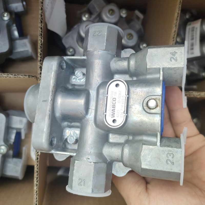 Sinotruk HOWO A7 Four Circuit Protection Valve WG9000360523| Alibaba.com