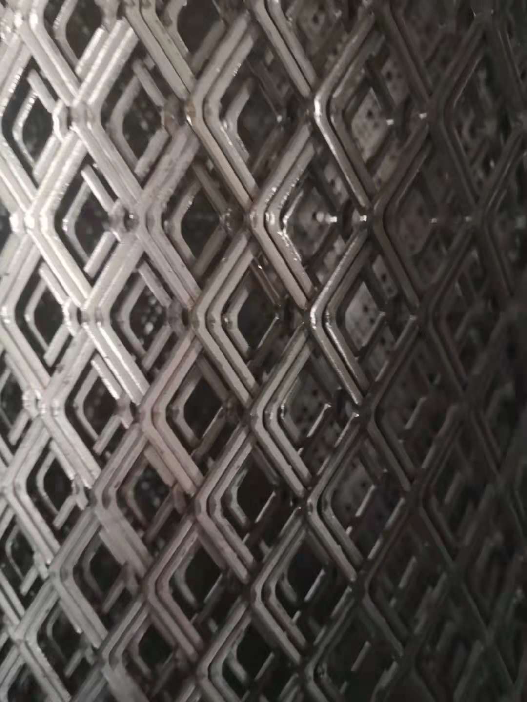 Durable and Versatile expanded metal sheet expanded metal roll for ...