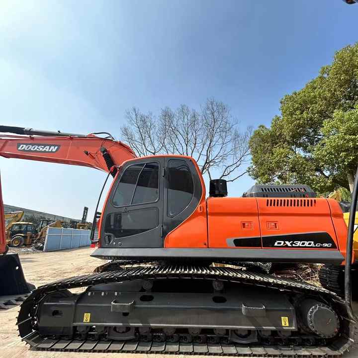 Used Doosan DX300 Crawler Excavator with Excellent Quality Used Doosan ...