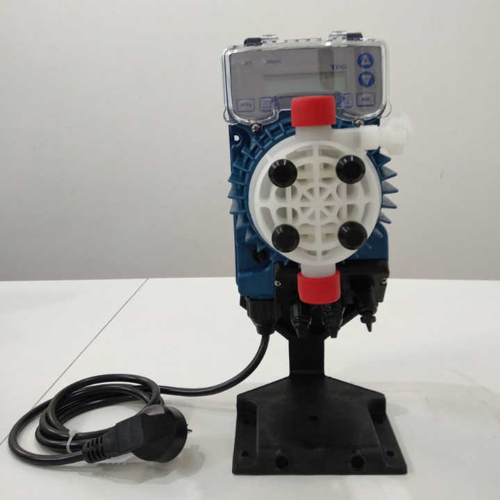 Tekna series TPR500 seko digital dosing pump with pH/Redox control ...