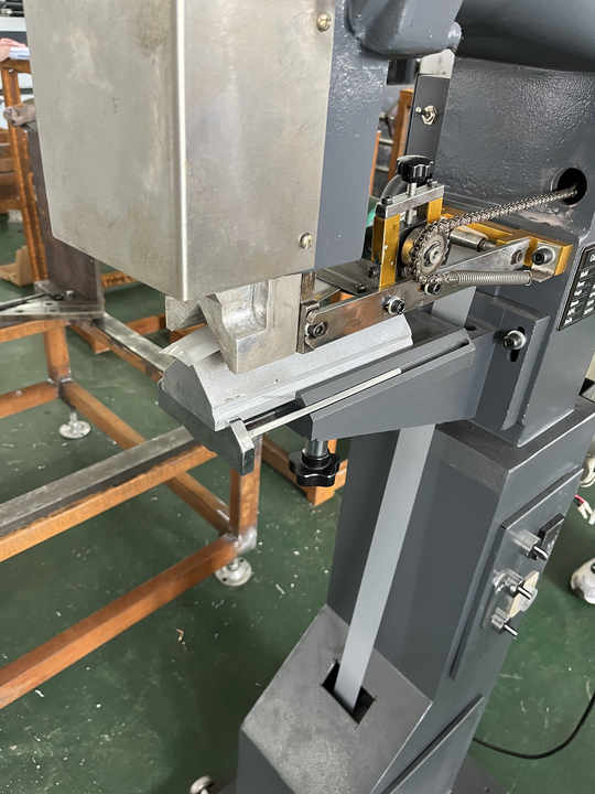 Rigid Box Angle Corner Making Gluing Labeler Sticking Machine Manual ...