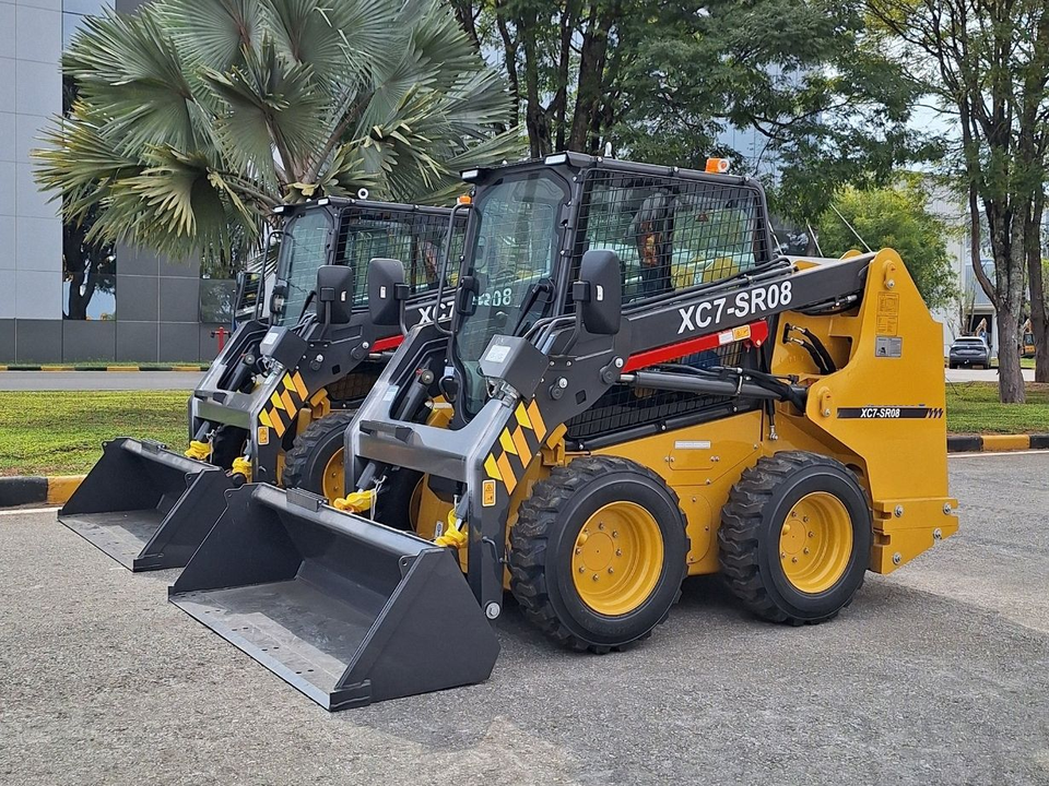 Brand New Small Skid Steer Loader XC7-SR08 with 0.45m3 Bucket Capacity| Alibaba.com