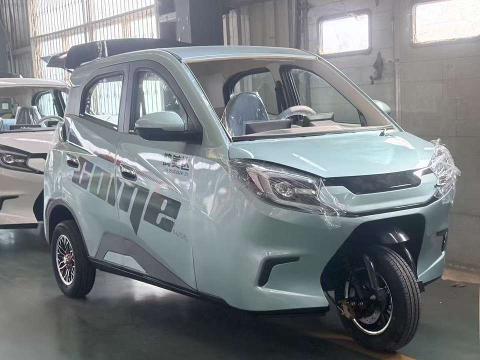 HT Closed Electric Africa Three Wheel Tricycle Motorcycle Engine Tricycle