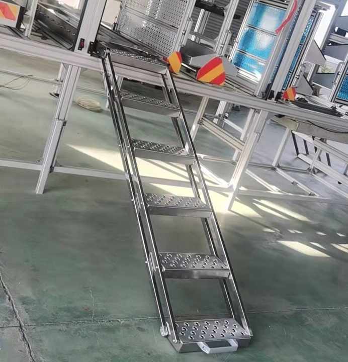 Customized 6x4 Drive Wheel Pull-out Ladder for Rescue Vehicle Direct ...
