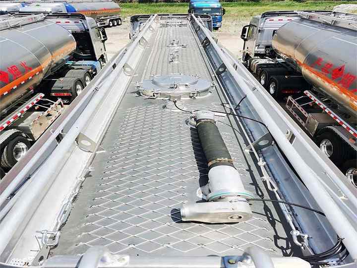 HCSV 3-Axis Tanker Semi-Trailer Carbon Steel/Stainless Steel/Aluminum ...