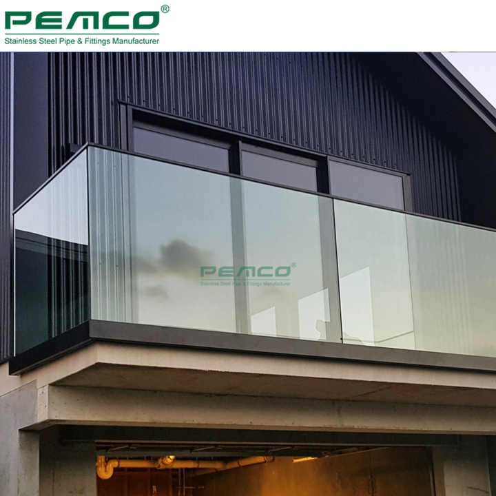 Frameless Glass Balustrade System for Outdoor Safety