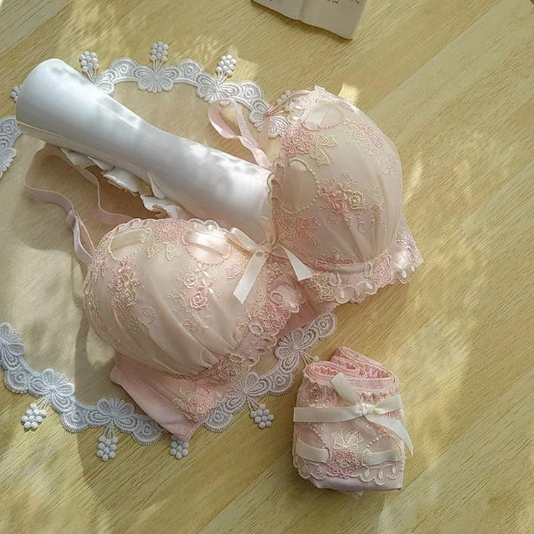 Japanese Ribbon Embroidery Cute Girl No Underwire Gather Comfortable ...