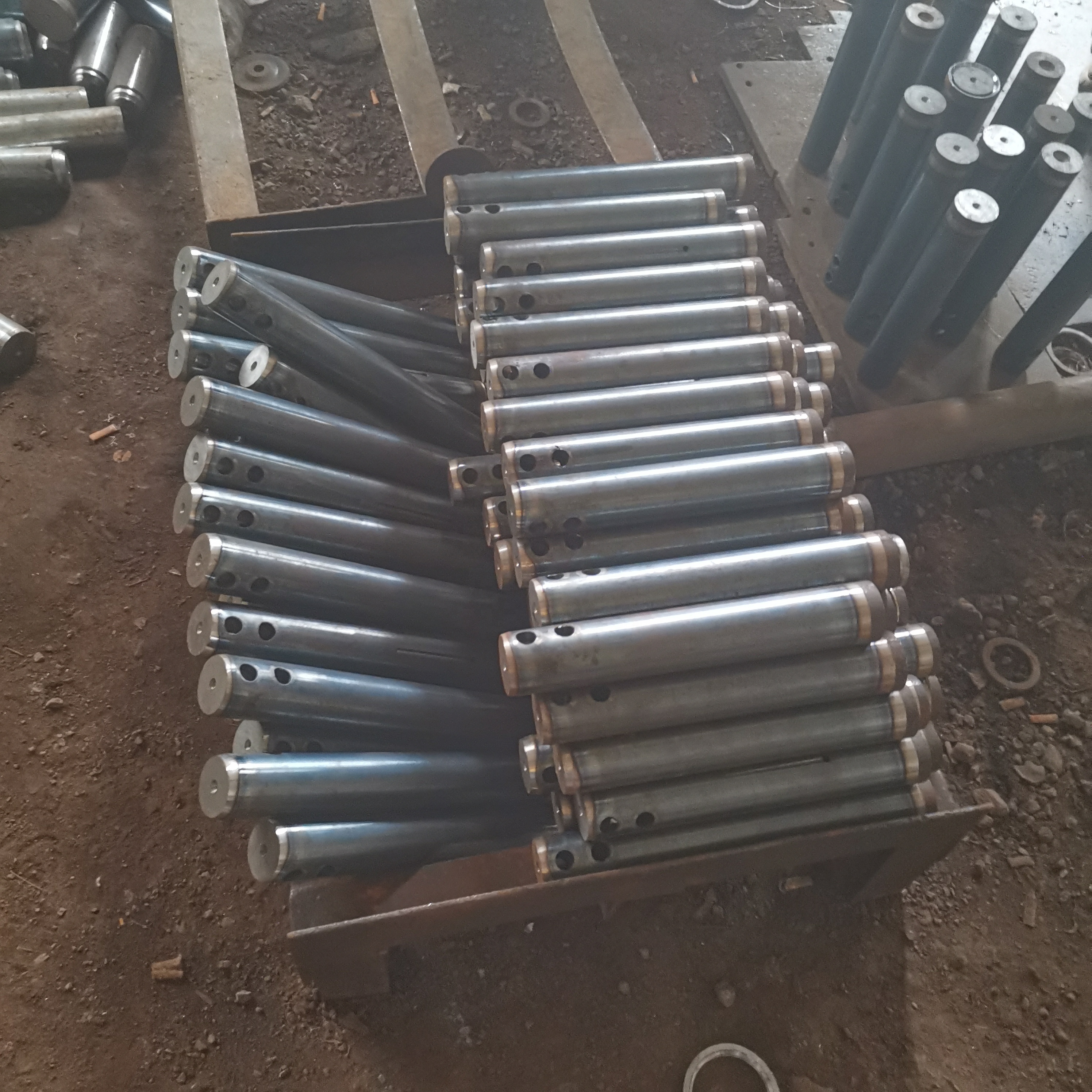 Pin Silinder Boom Berkualitas Tinggi untuk Ekskavator Hidraulik