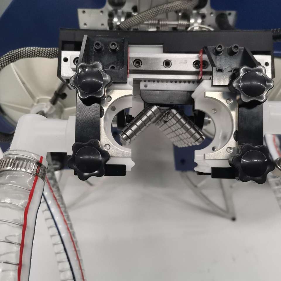 Air-Powered Robot for Electrical Insulation Layer Coating| Alibaba.com