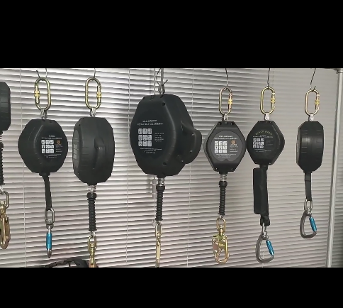 Wire rope type Anti-dropping safety catch device of edge service self ...