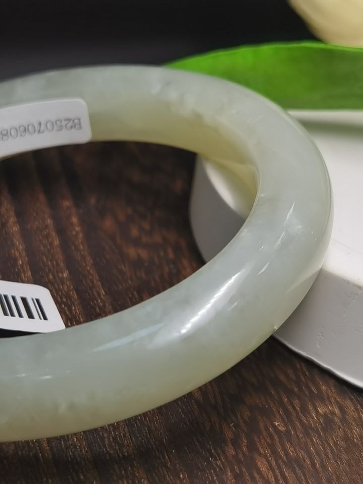 Trendy Natural Jade Bangle Wholesale Light Green Jade Bangles for Women ...