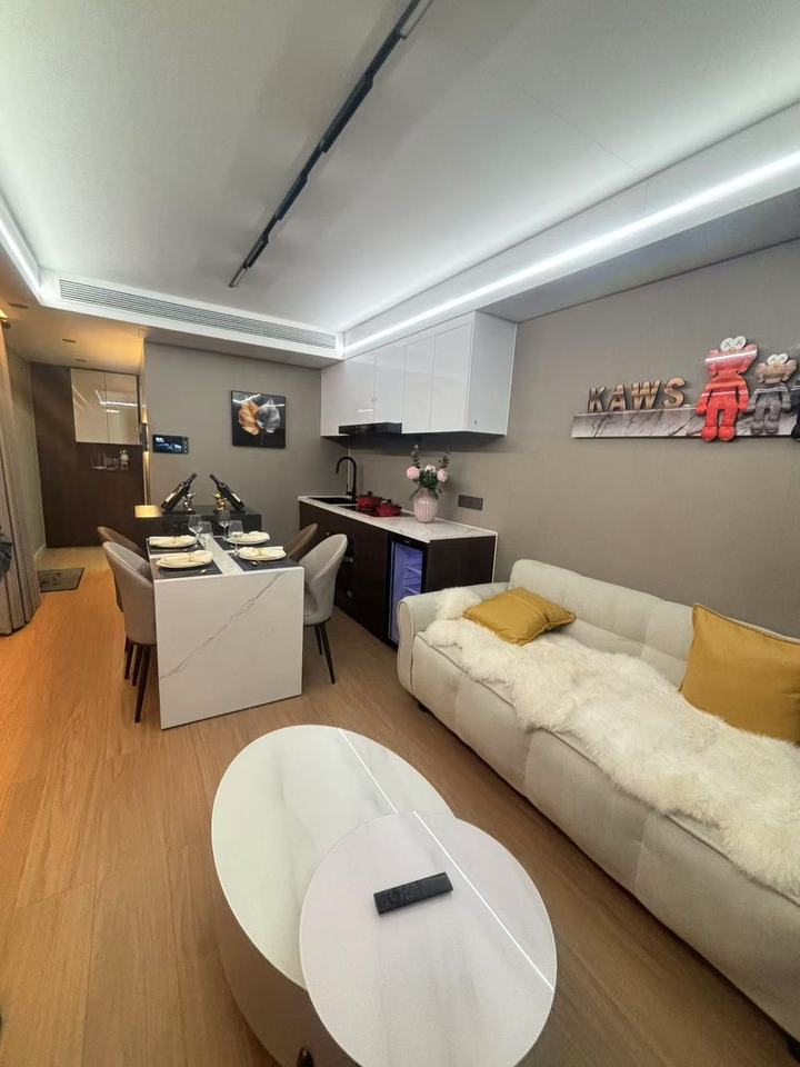 2025 New Eco-Friendly Moving Space Capsule House Party Cabin