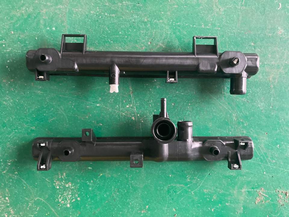 For Suzuki GF30 PA66 Car Radiator Plastic Tanks Top and Bottom Radiator ...