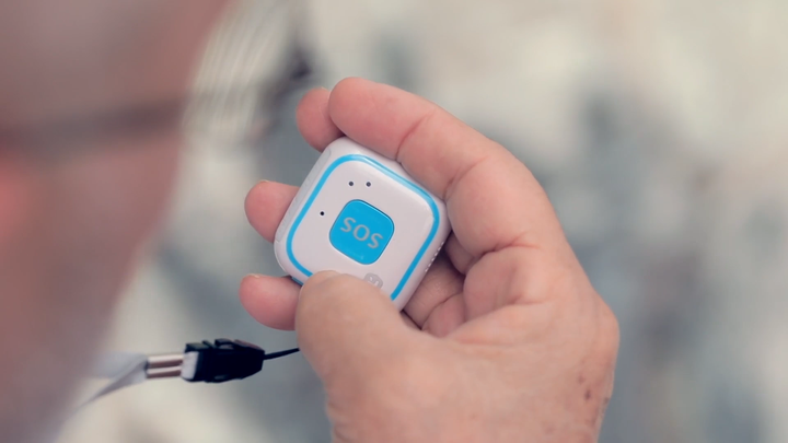 Small GPS Tracking Chips For Sale Child Anti Kid GPS Tracker With SOS ...