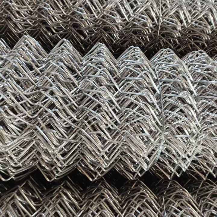 High Quality 5ft PVC Coated Iron Steel Wire Garden Fence Wholesale 6ft Security Chain Link Fence ...