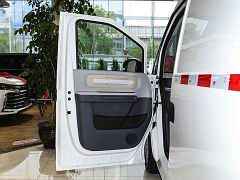 2024 SAIC Maxus DANA V1 Electric Cargo Van - 6 Seats, 350KM