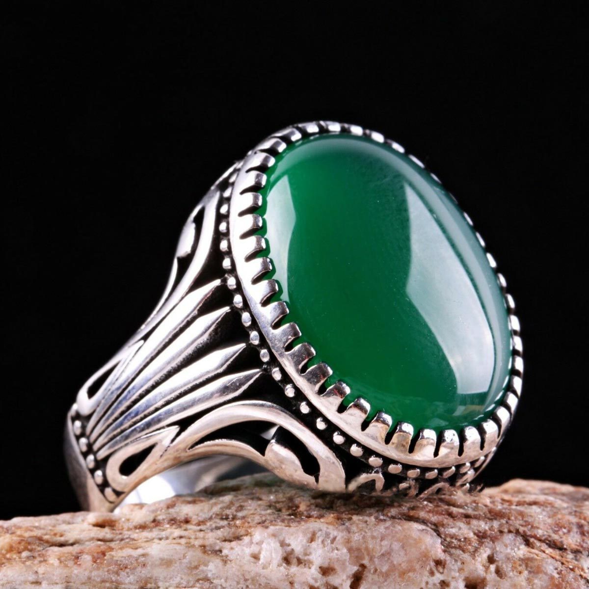 How to Choose the Best Green Stone Ring: A Complete Buying Guide