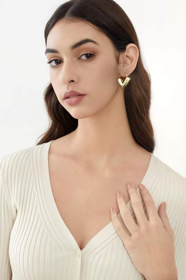 2024 New Design Gold Letter V Hoop Earrings Chunky Heart Hoop Earrings ...