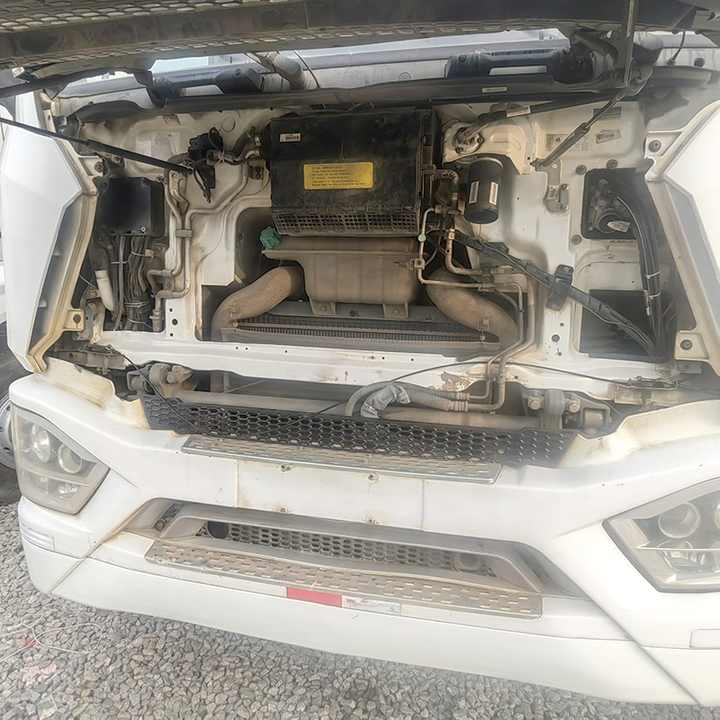 Sinotruck Howo N7 371 HP Tractor Truck - Heavy Duty Performance