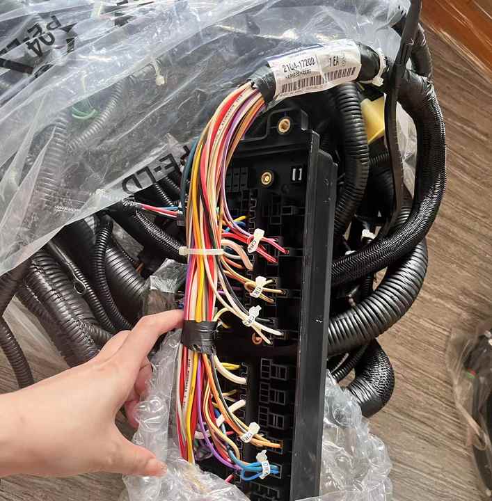 现代R210-5 R300-5 R215-7柴油发动机备件21Q4-17200车架线束| Alibaba.com