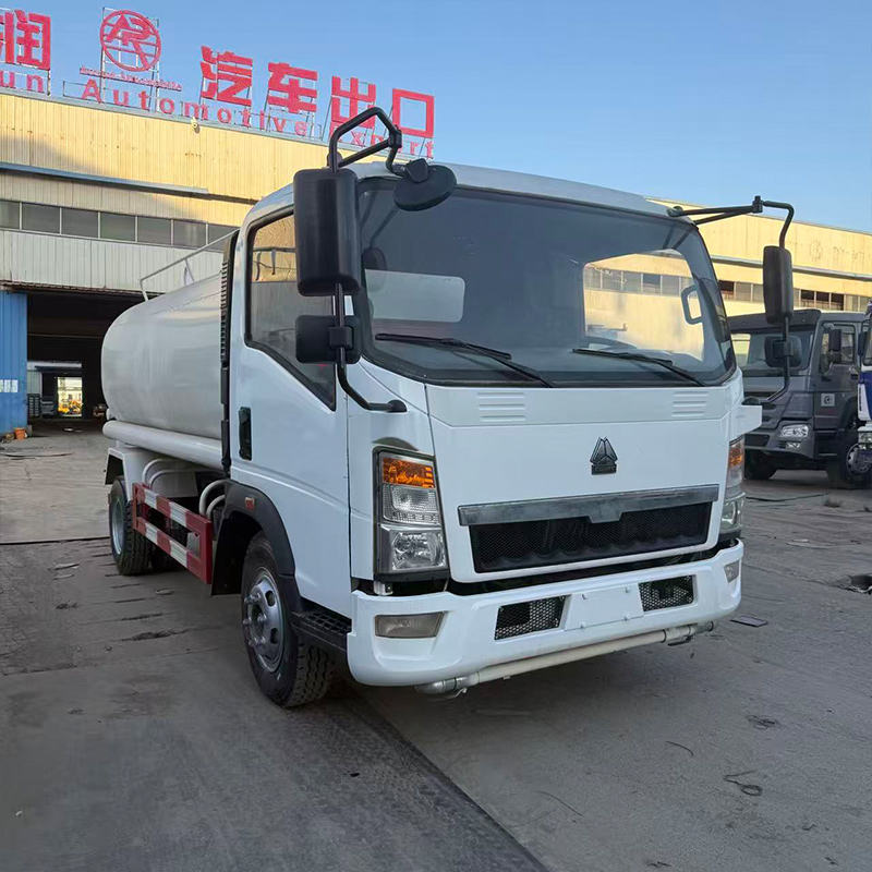 SINOTRUCK Used 42-Gallon Water Tank Truck Euro 2 Emission Manual ...