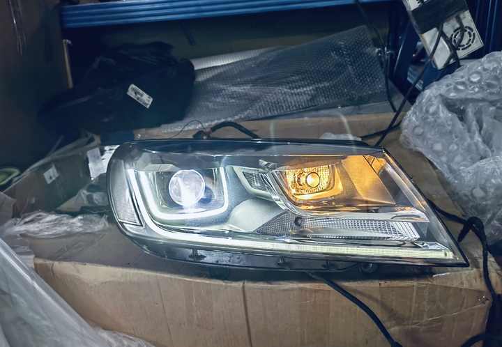 Original Touareg Parts for Volkswagen Touareg Xenon Headlight 2015-2018 ...