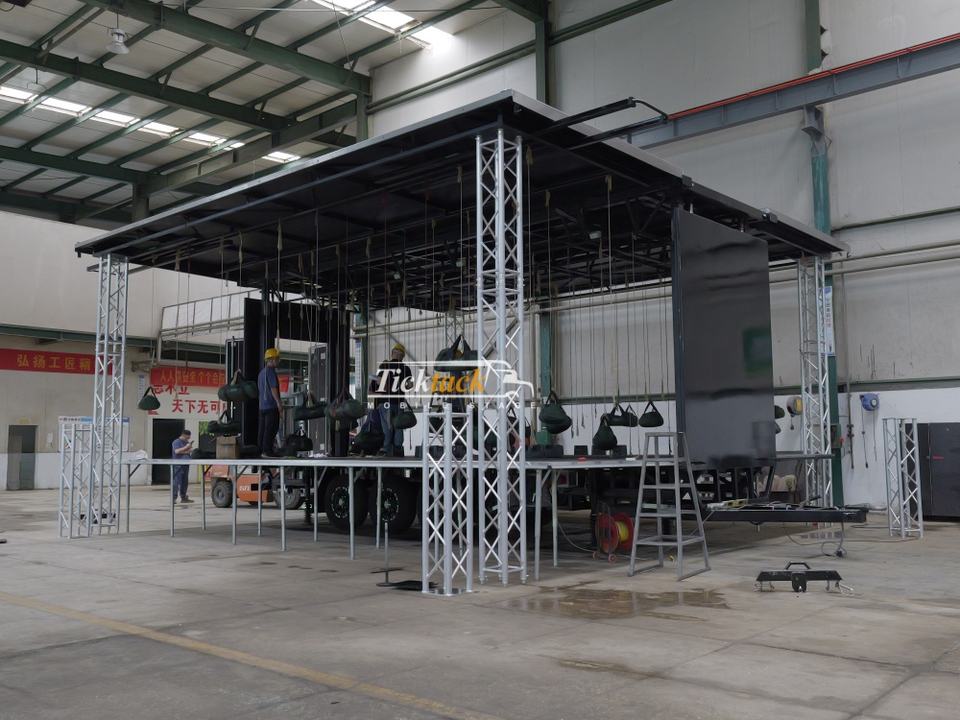 8m Long Mobile Stage Vehicle Trailer Stage Mobile Outdoor Mobile Stage ...