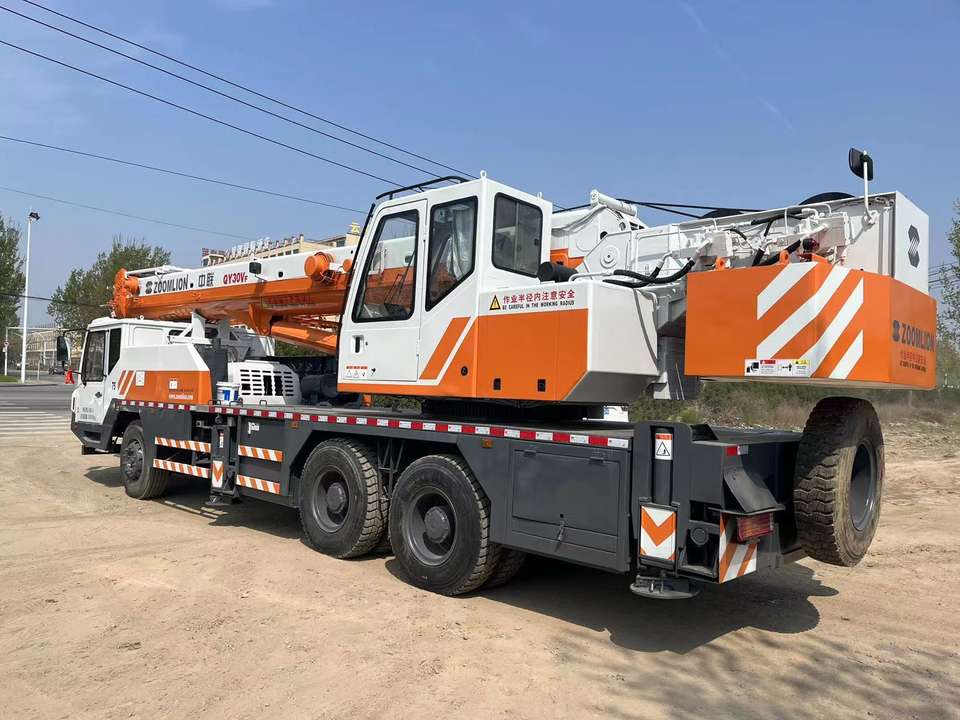 Zoomlion QY30K 30 Ton Truck Crane Hydraulic Telescopic Boom ...