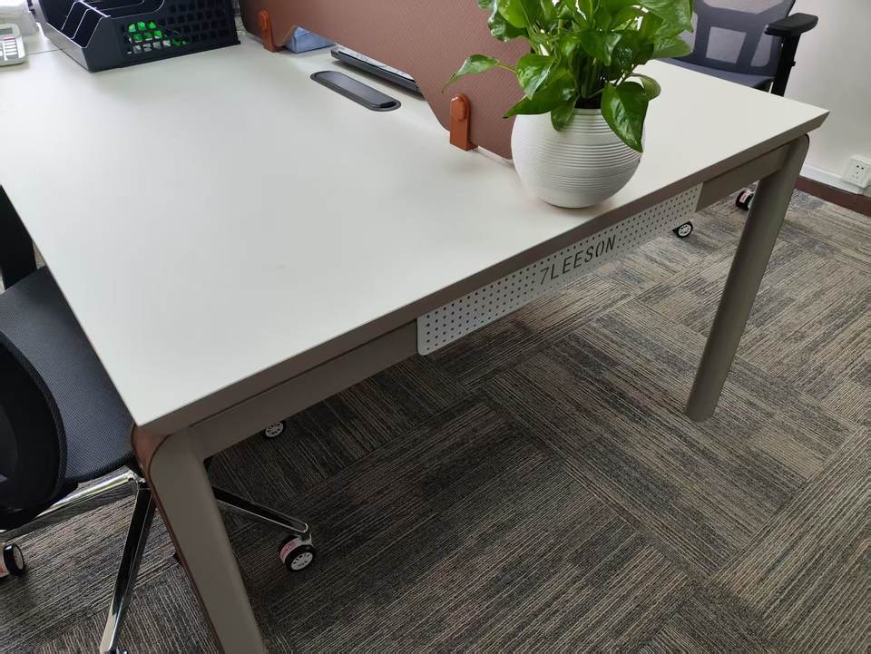 High Quality Modern Wooden Office Workstation Desk Panel Design ...