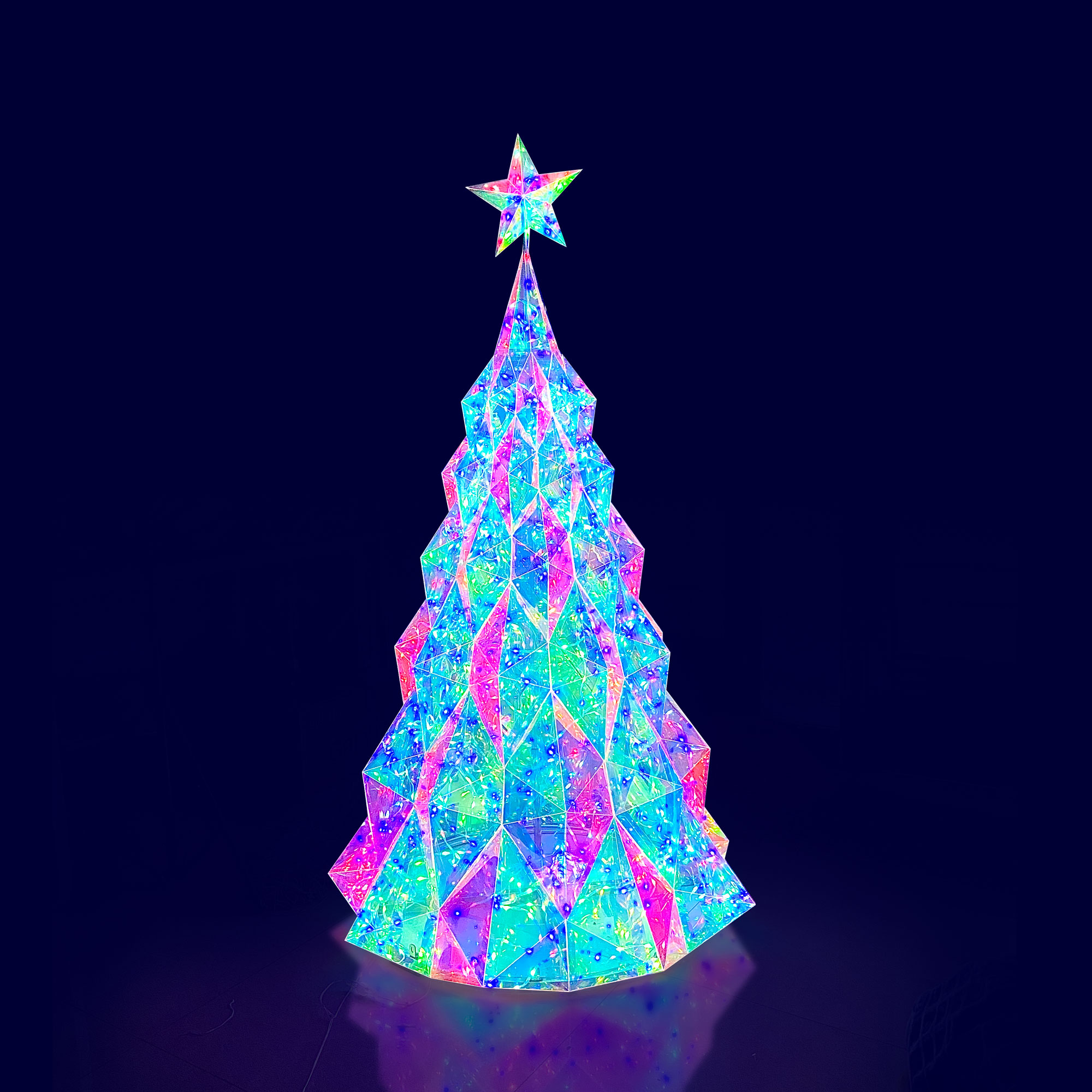 How to Choose the Best Holographic Christmas Tree for Your Holiday Decor