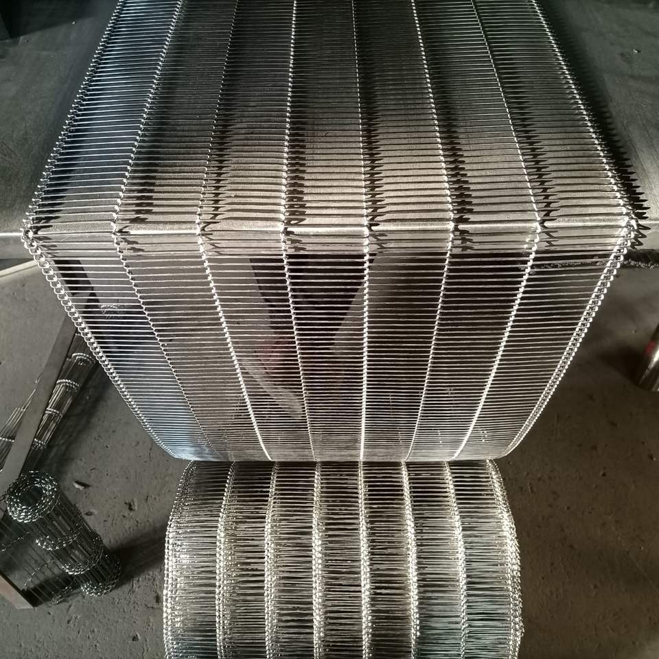 New SS304 1.5mm 9space Pitch Z Type Fire Resistant Conveyor Belt Flat ...