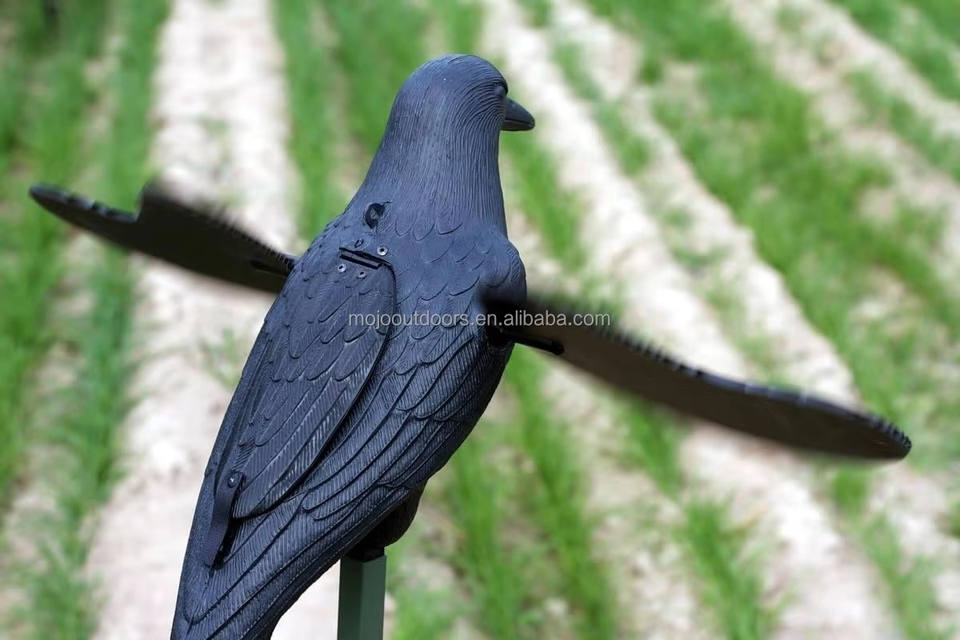 MOJO Outdoors Crow Motion Crow Decoy with Magnetic Flapping Wings 6 AA ...