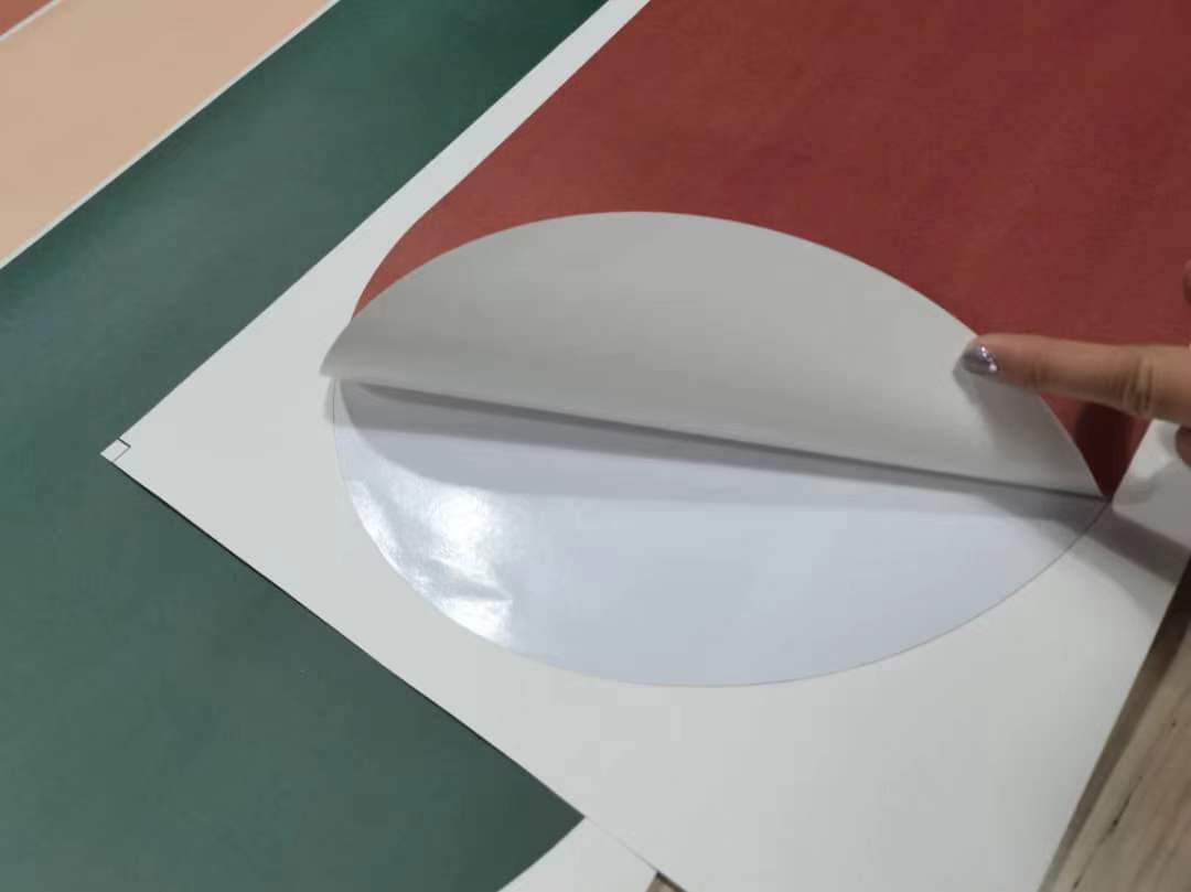 Durable and Versatile wallpap media roll for Business Applications